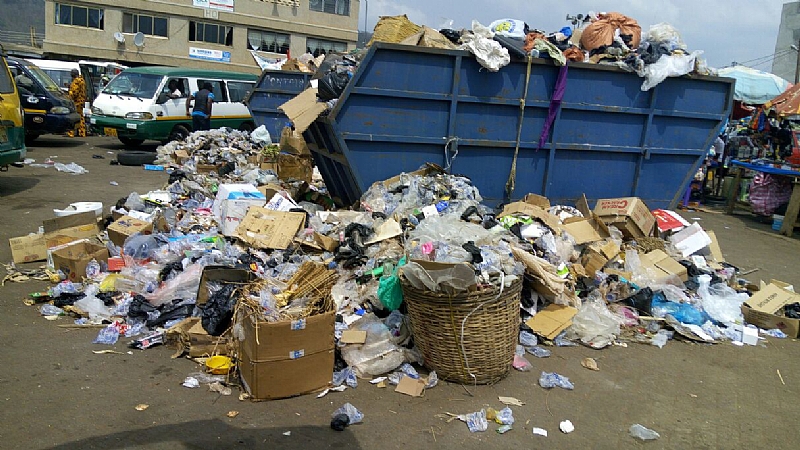 Filth Engulfs HO Lorry Station