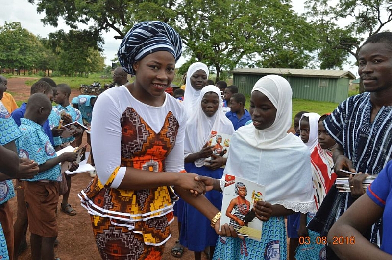 Sasso Supports Pupils With 30,000 Exercise Books