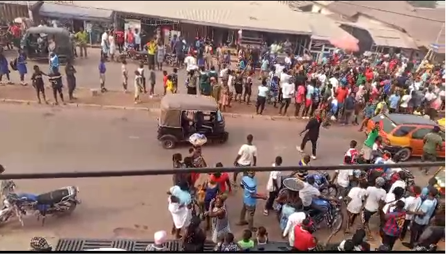 Agogo residents protest closure of Salt FM by NCA