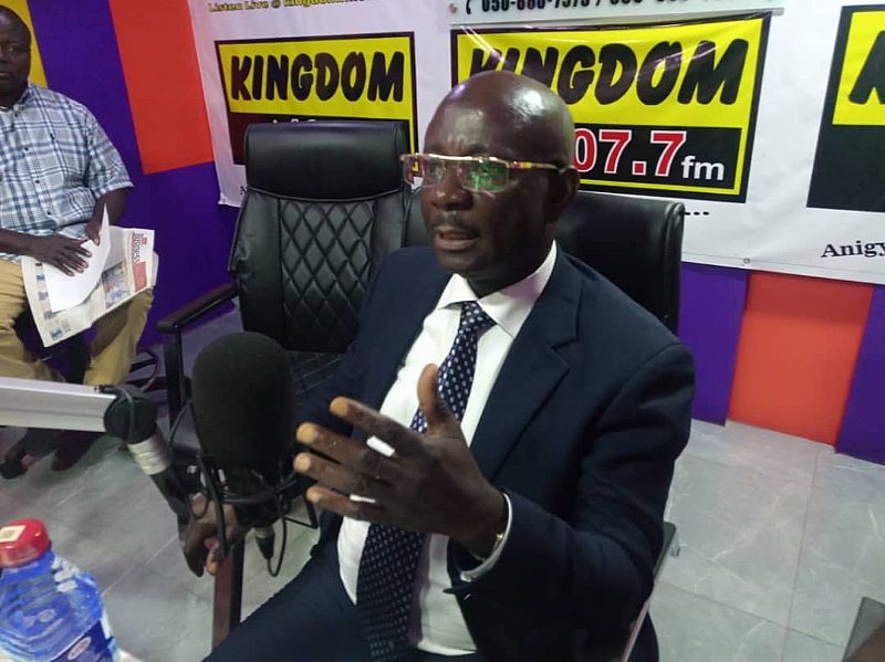 Why are assassins on the tail of Odike?