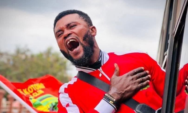 Asante Kotoko coach Dr. Prosper Ogum struggles to cope with Nana Pooley ...