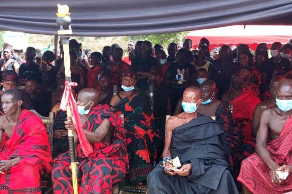 Hundreds wail as Appiatse explosion victims laid to rest