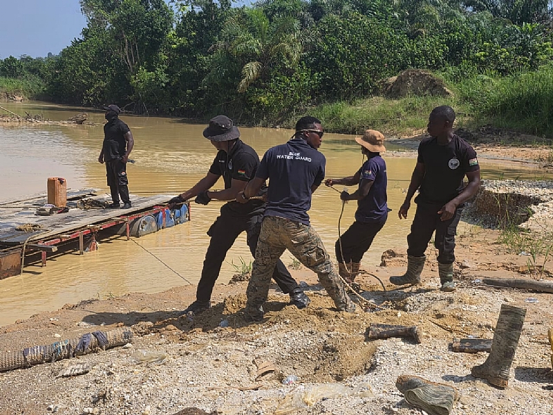 Galamsey fight: Blue Water Guards destroy two chanfans on River Amansri