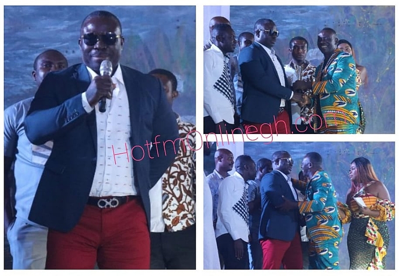 Blind Presenter Otwinoko Honored