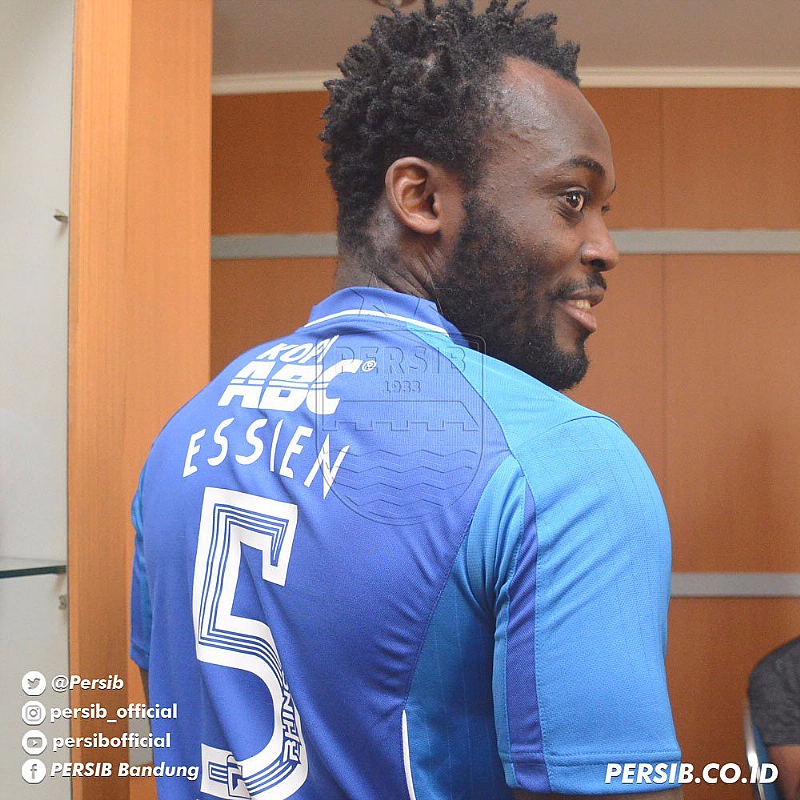 Marquee signing Michael Essien handed favourite No.5 jersey at ...