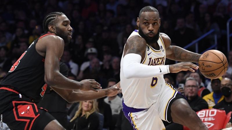 LeBron James returns from injury as Los Angeles Lakers fall to defeat