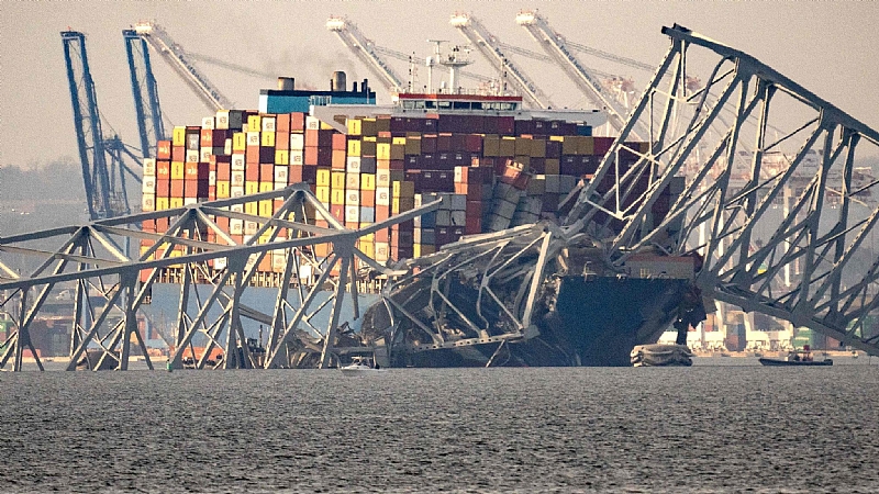 Divers retrieve bodies in Baltimore bridge collapse waters