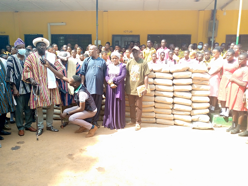 Salifu Sa-Eed Supports His Almar Matter, Football Association