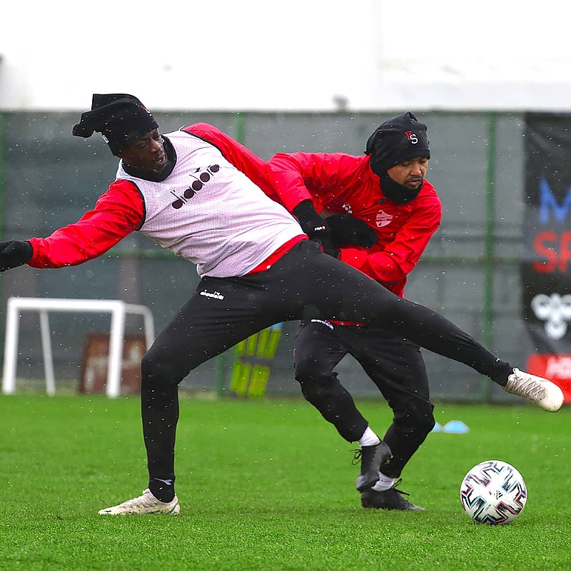 Turkey: Winger Edwin Gyasi returns to Boluspor training after ...