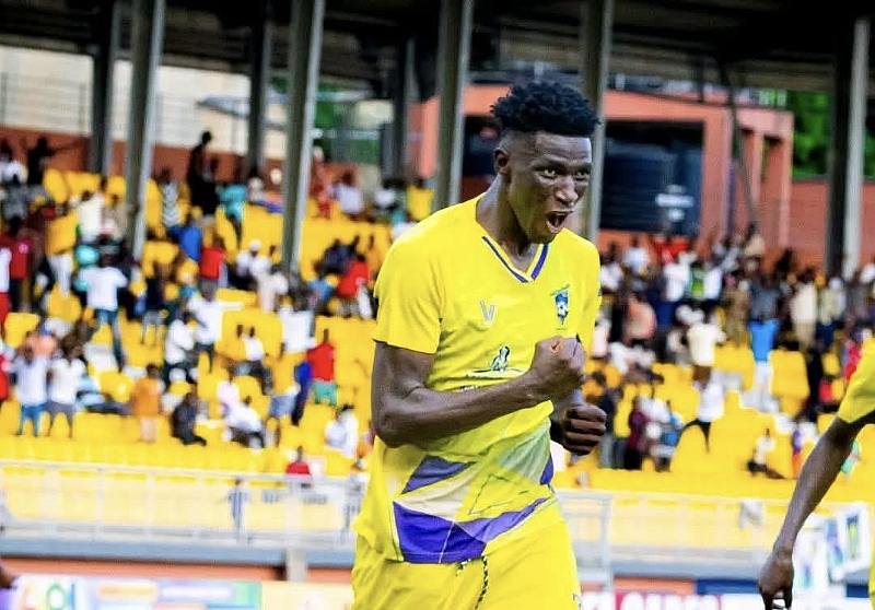 Simba SC set sights on Medeama SC midfield star Salim Adams amid ...