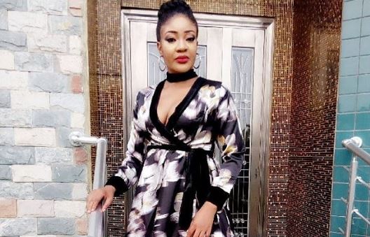 Nollywood actress, Mary Uche Burst Brains with her Killer Thighs (photos)