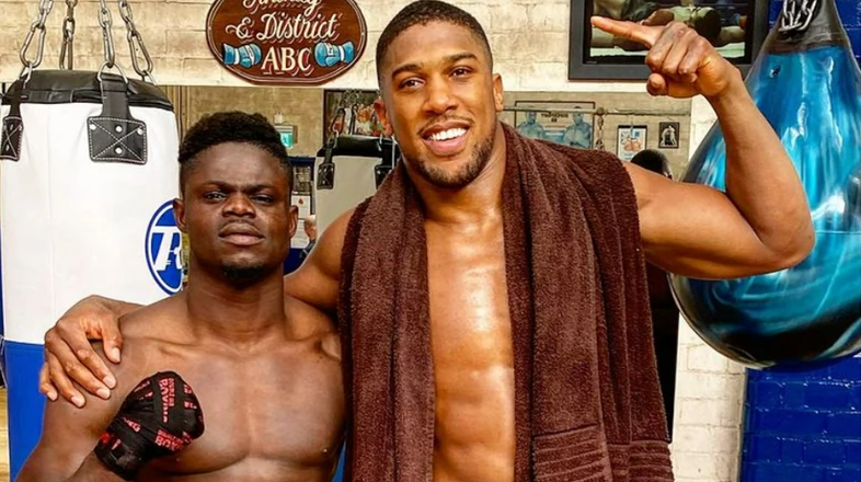 Anthony Joshua gifted me $5,000 - Viral Ghanaian boxer Freezy MacBones