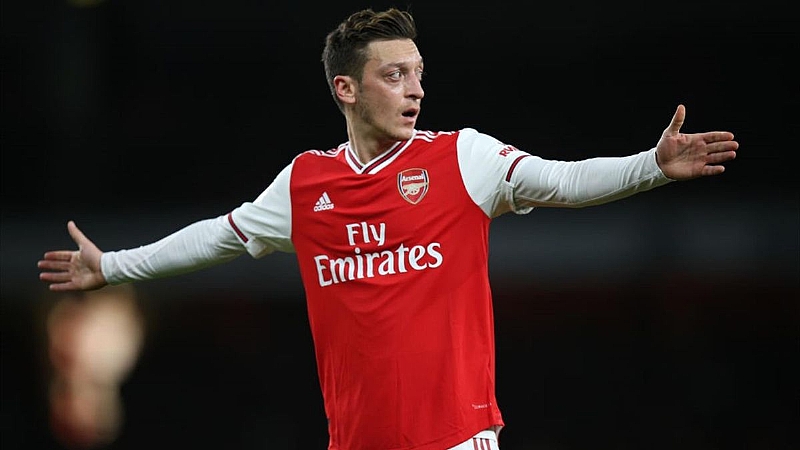 Ozil Is One Of Three Arsenal Players To Refuse Pay Cut - Report