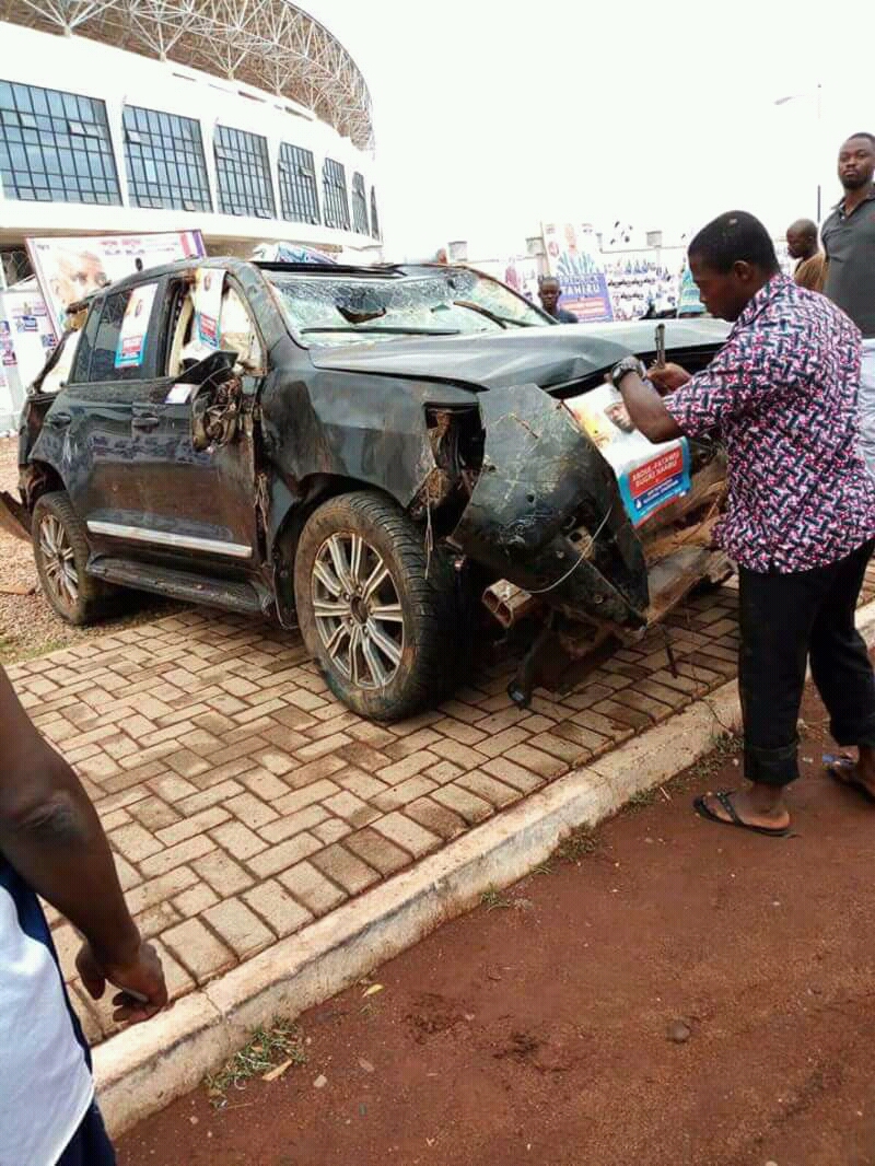 Bugri Naabu Displays Mangled V8 At The Voting Centre
