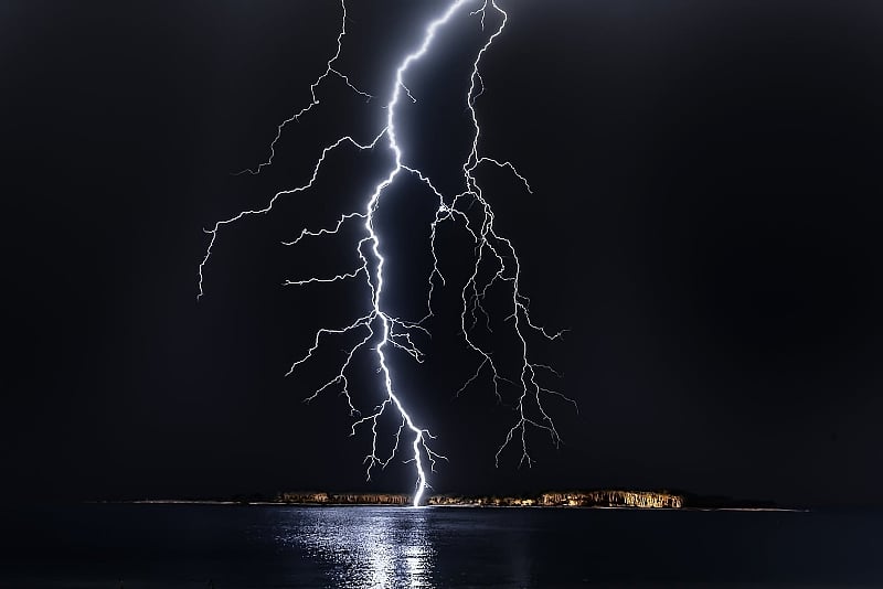 How lightning during rainfall kills Asanteman SHS student who got ...