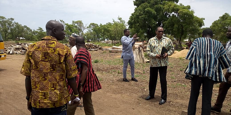 Savanna Regional Minister closes Down Chinese Logging Company