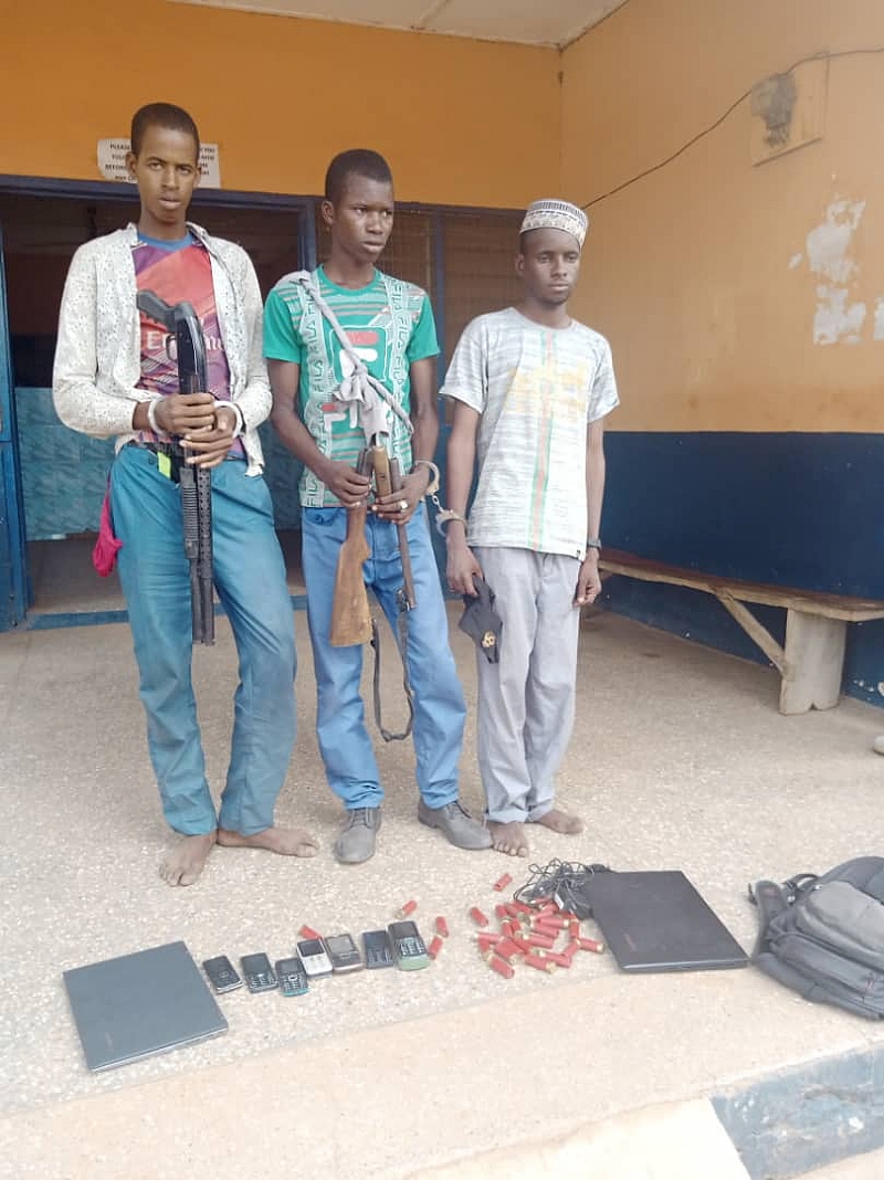 Binaba: Police Arrest Three Criminals With Guns, Masks, Stolen Laptops ...