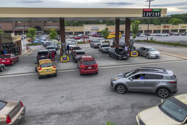 Pipeline shutdown triggers 'panic buying,' fuel shortages in US