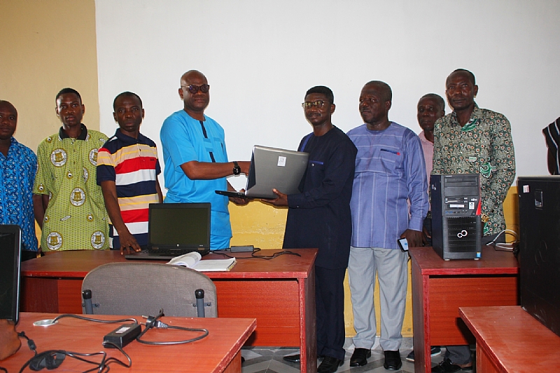 1986 Year Group of Obuasi Sec Tech donates computers to alma mater
