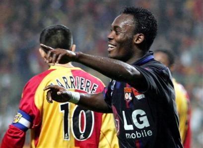 Essien Sends Holders Lyon Clear