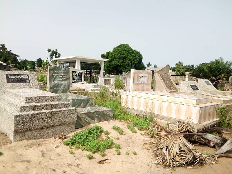 Ketu South: Grave looting as five bodies desecrated with bodies parts ...
