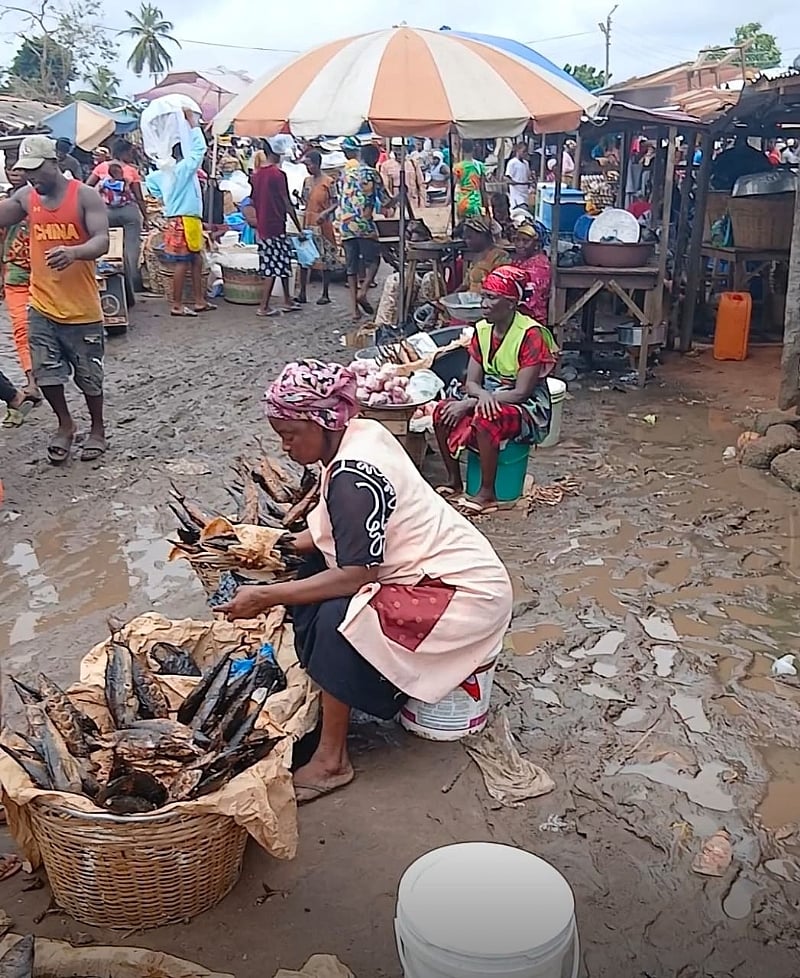 Kasseh Market executives stop sale of food near toilet facility