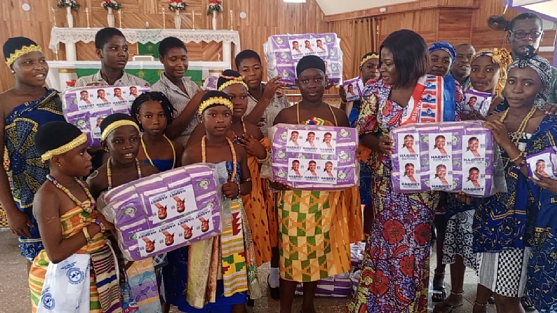 Harriet Kyeremanteng Oppong donates over 2000 sanitary pads to schools ...