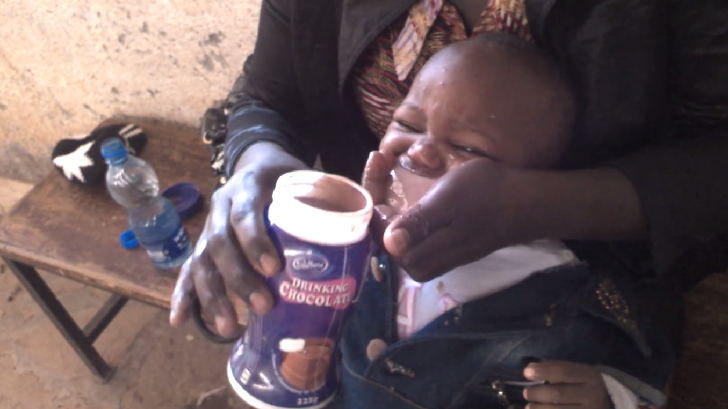 Force Feeding Your Baby Is Completely Wrong! It Is Risky!