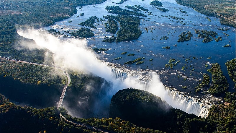 Wake Up Africa! Rename Victoria Falls, And Lake, After African Icons