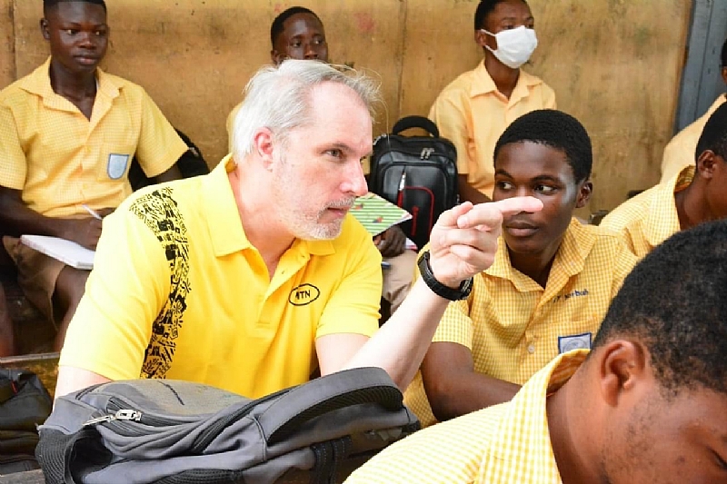 MTN Ghana CEO Stephen Blewett spends time with students in Aburi