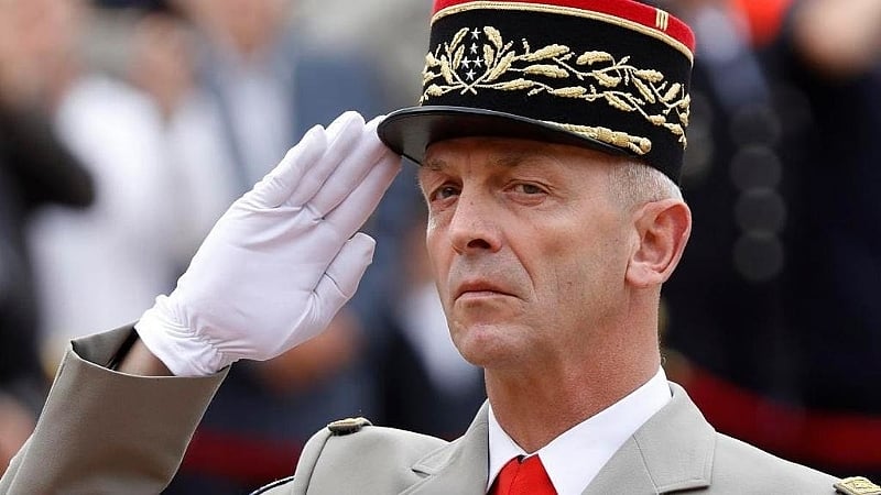What pushed General Lecointre to step down as head of French armed forces?