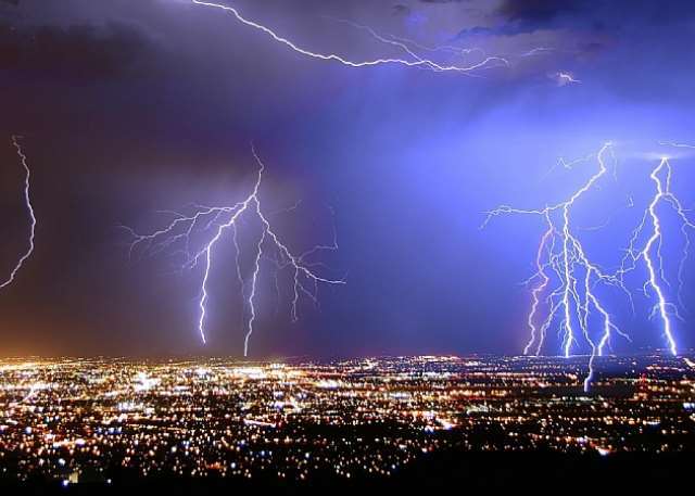Thunderstorm, heavy rain and strong winds expected across Ghana — GMet ...