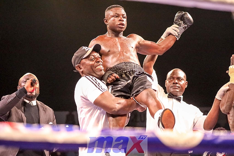 Boxers electrify Bukom Boxing Arena on Fight Night 7 of De-luxy Pro ...