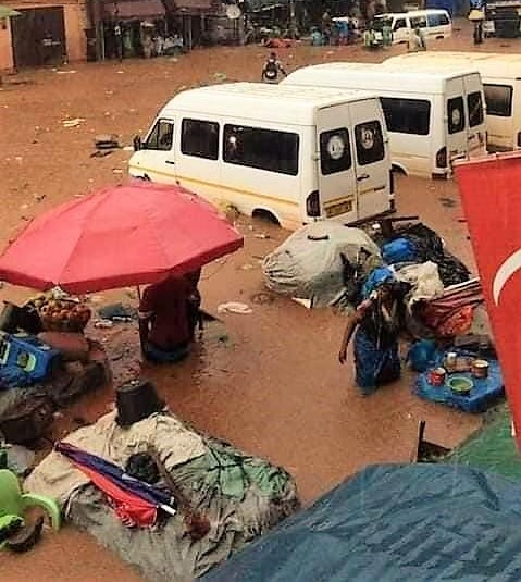A/R: Asafo market traders close shops; demonstrate over recent floods