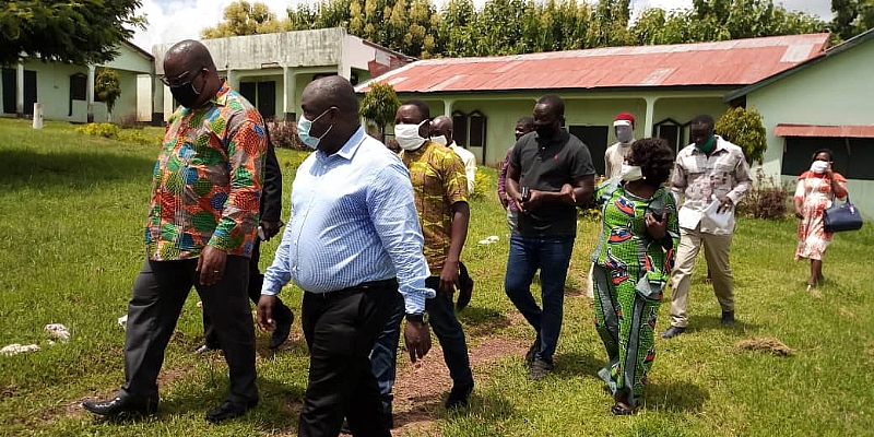 Wenchi MCE Pays Working Visit To Senior High Schools