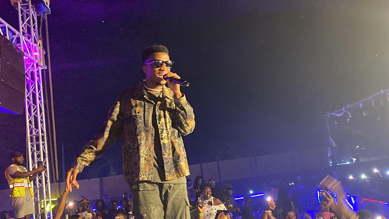 Kofi Kinaata electrifies Agona Swedru with unforgettable performance