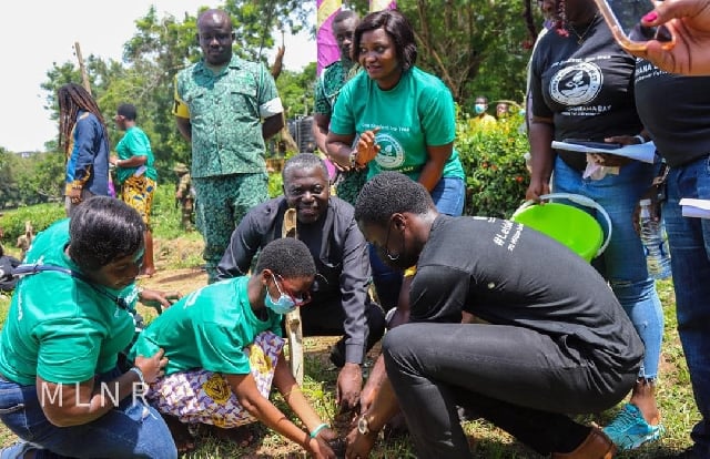 Gov’t launches ‘One Student, One Tree’ initiative