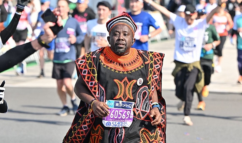 52-Year-Old Cameroonian Man Sets Guinness World Record in Tokyo ...