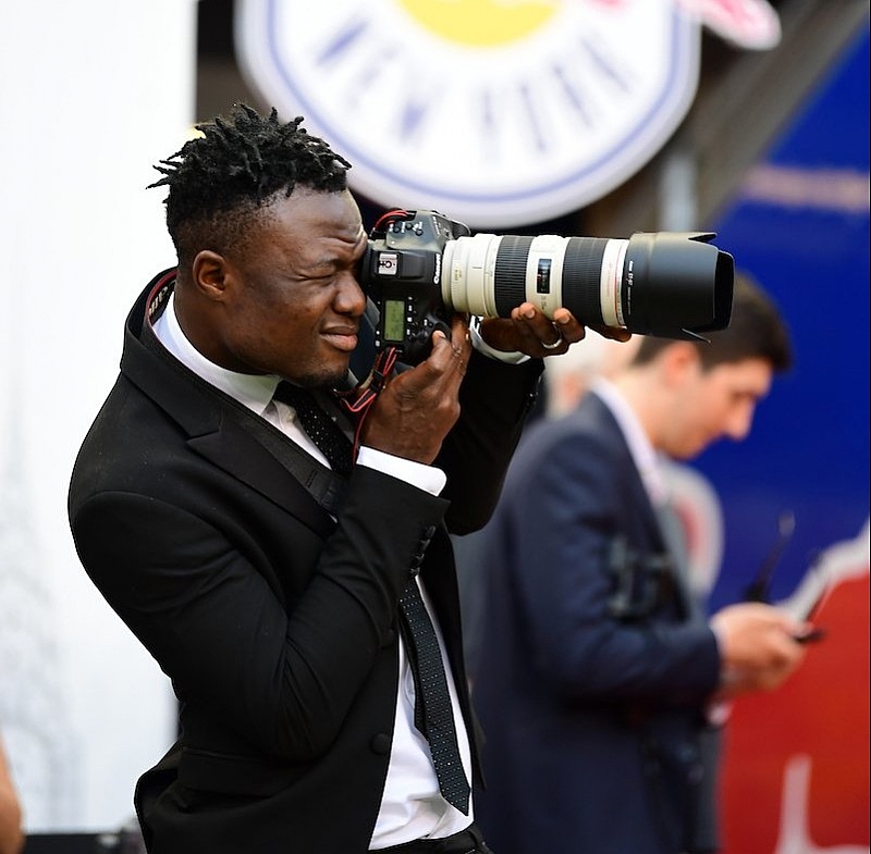 Injured Gideon Baah makes himself useful as guest photographer for New ...