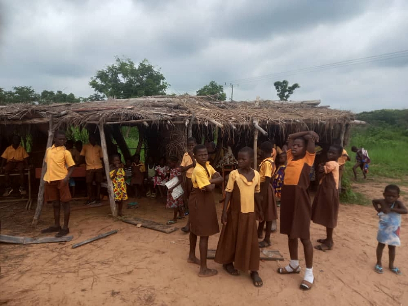 Dambai: Schooling under makeshift structure deadly — Nafeba residents ...