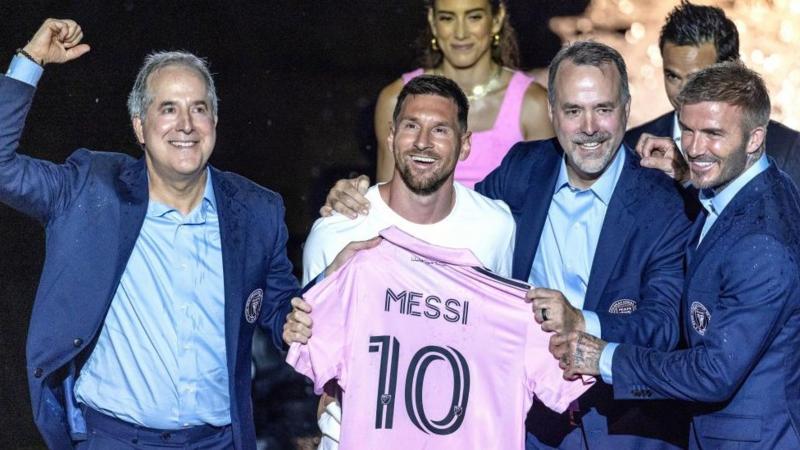 Lionel Messi: Inter Miami unveil Argentina forward to sold-out crowd