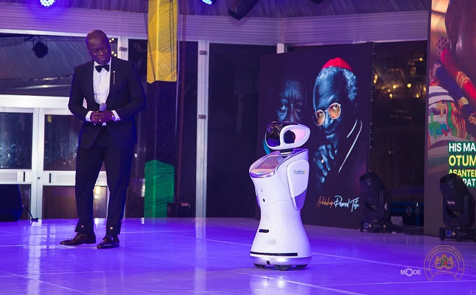 Nathaniel Attoh shares stage with robot as co-host