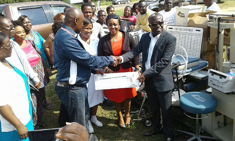 NPP’s Carlos Ahenkorah donates to Tema General Hospital, Polyclinic ...