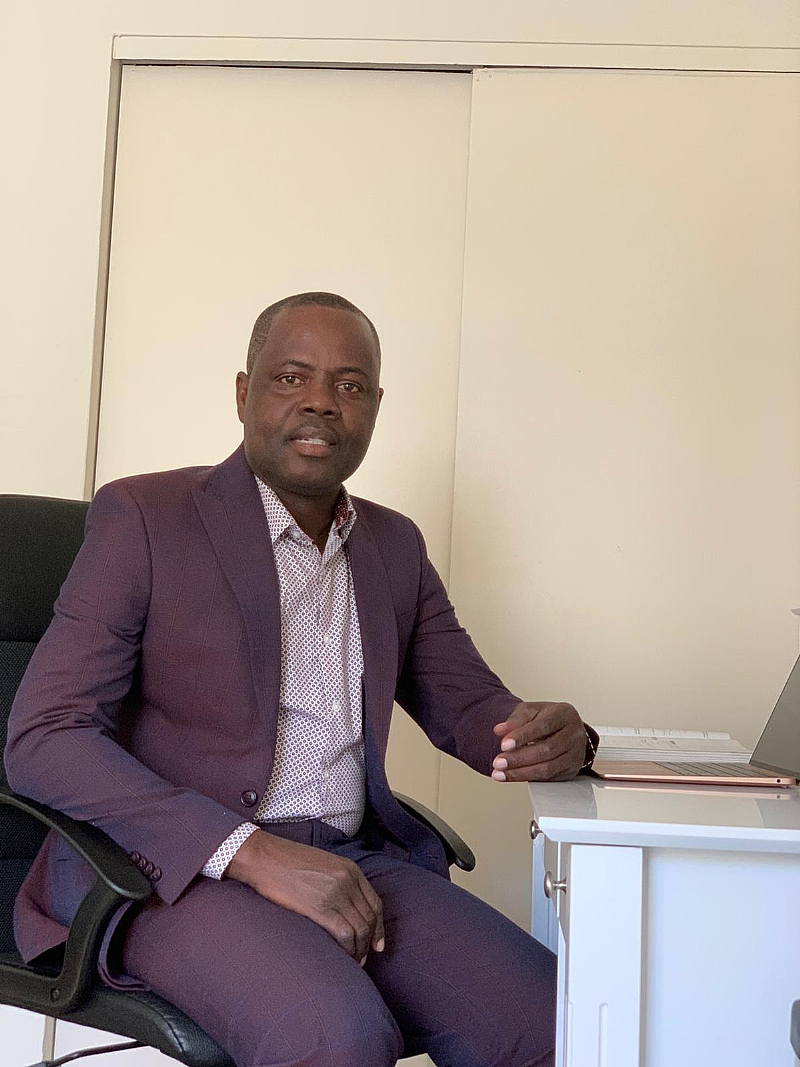 Be Dead to Offense and Insults: Power to Lead With Peace. A Spiritual ...