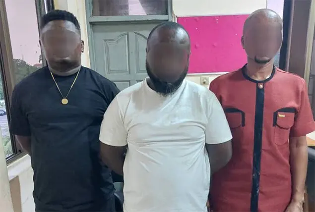 Police foil gold robbery, arrest 3 suspects