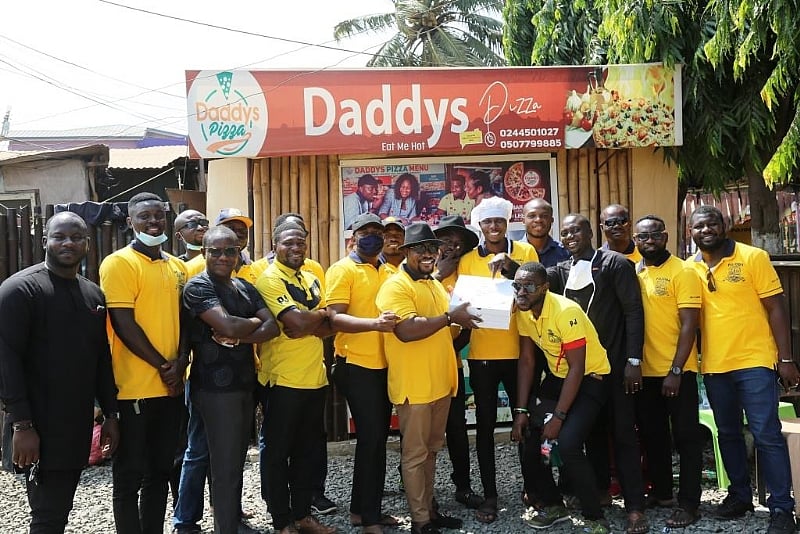 Pojoba 2006 Year Group Pay Courtesy Call On Daddy's Pizza