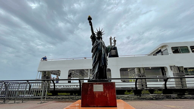 Mini Statue of Liberty arrives in the US, retracing big sisters' steps