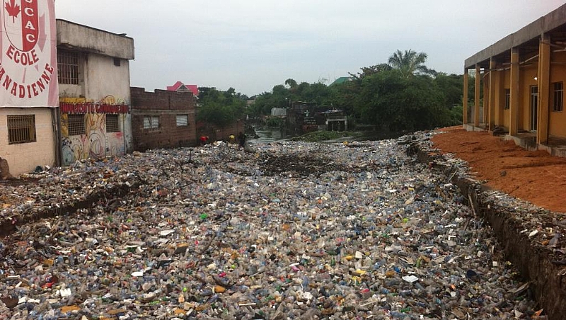 Congolese entrepreneurs hope to clean up Kinshasa through recycling plastic