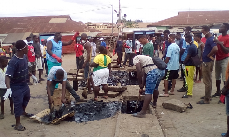 Agona Swedru Undertakes Massive Clean-Up Exercise Ahead Of Akwambo Festival