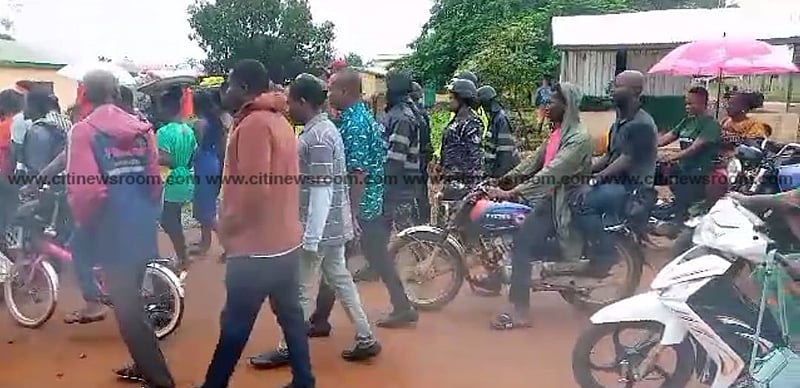 Builsa North: Sandema residents protest over ‘dumsor’, petition VRA